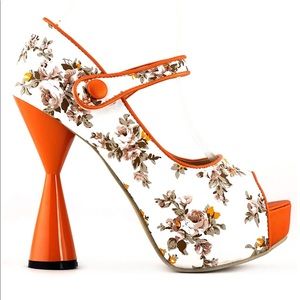 goldfish Shoes | Nwot Gold Glitter Studded Heels | Poshmark